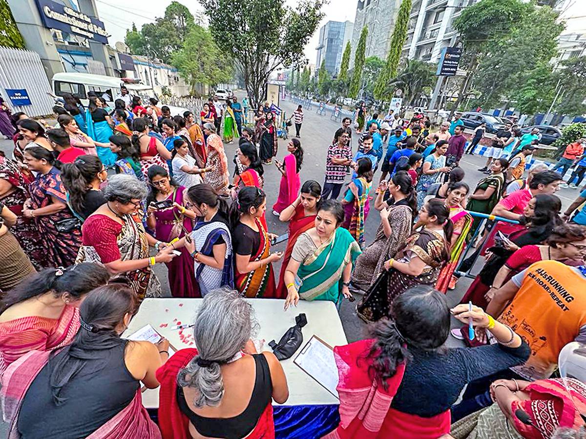 Taneira saree run: a fashionable marathon that breaks fitness barriers ...
