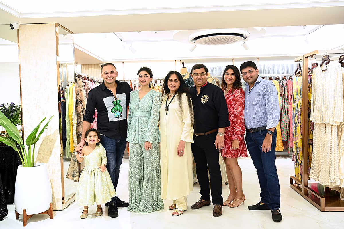 An album of multi designer chain Aza launch in Calcutta | t2ONLINE