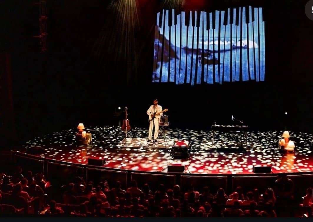Zakir Khan: Historic Performance at Madison Square Garden | t2ONLINE