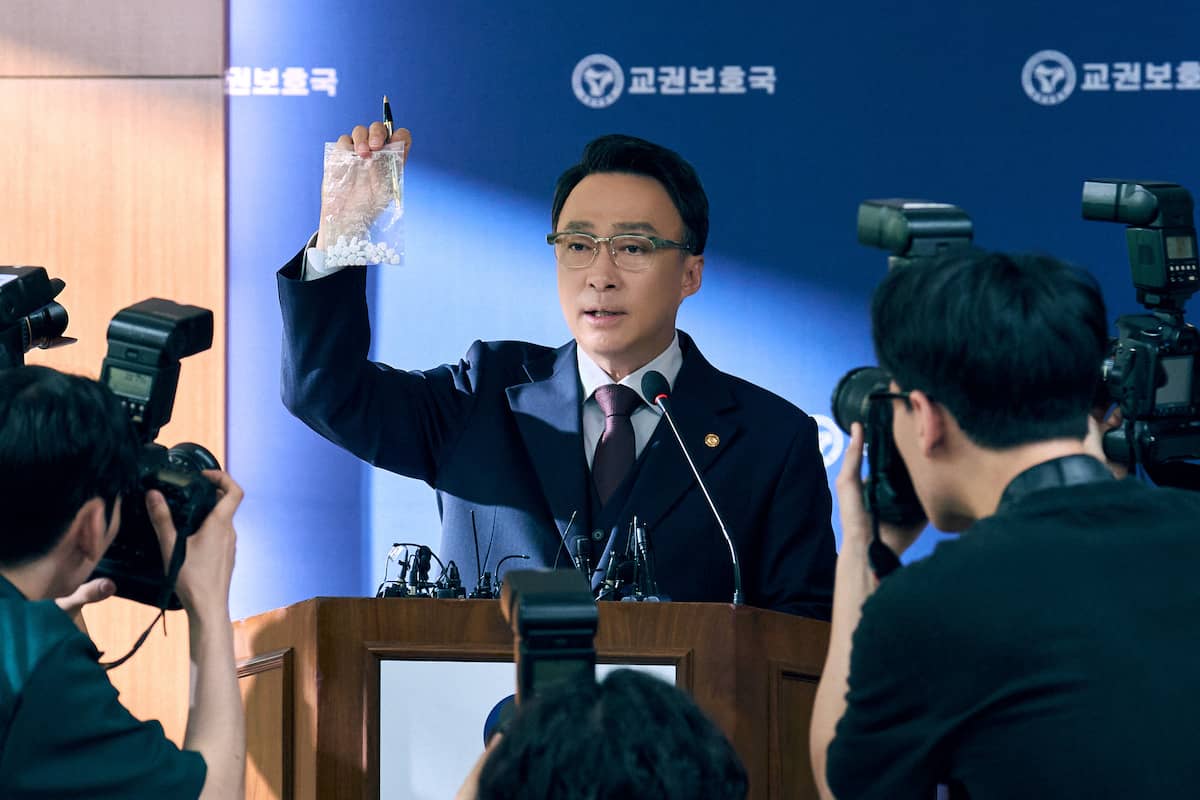 Kim Mu-yeol and Lee Sung-min join forces to end school bullying in ...