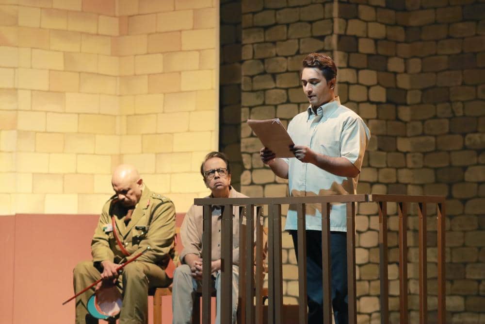 Bharat Dabholkar’s adapted play Nathuram Godse Ko Marna Hoga delves ...