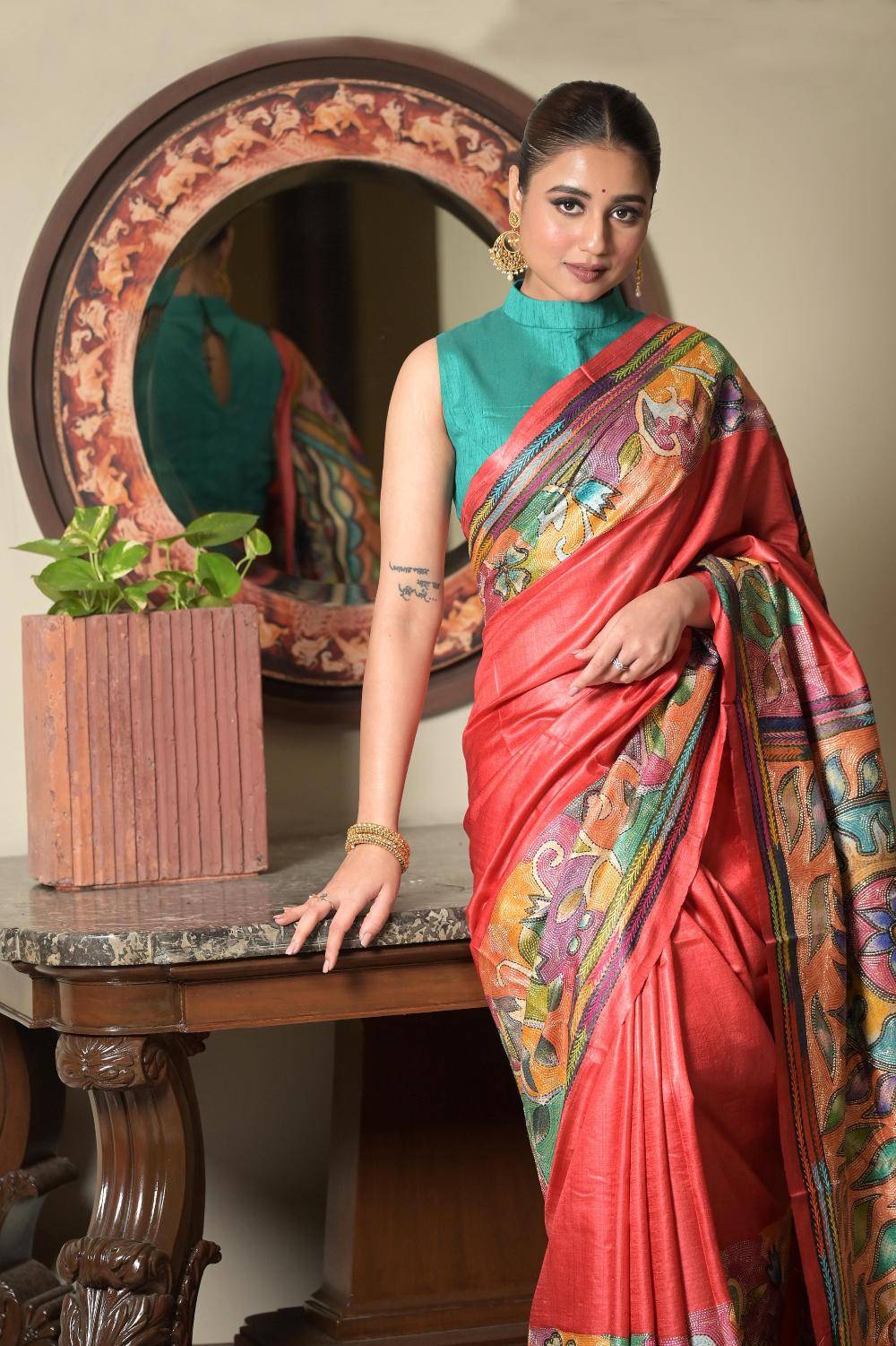 A t2ONLINE lookbook to show you how to include the traditional kantha ...