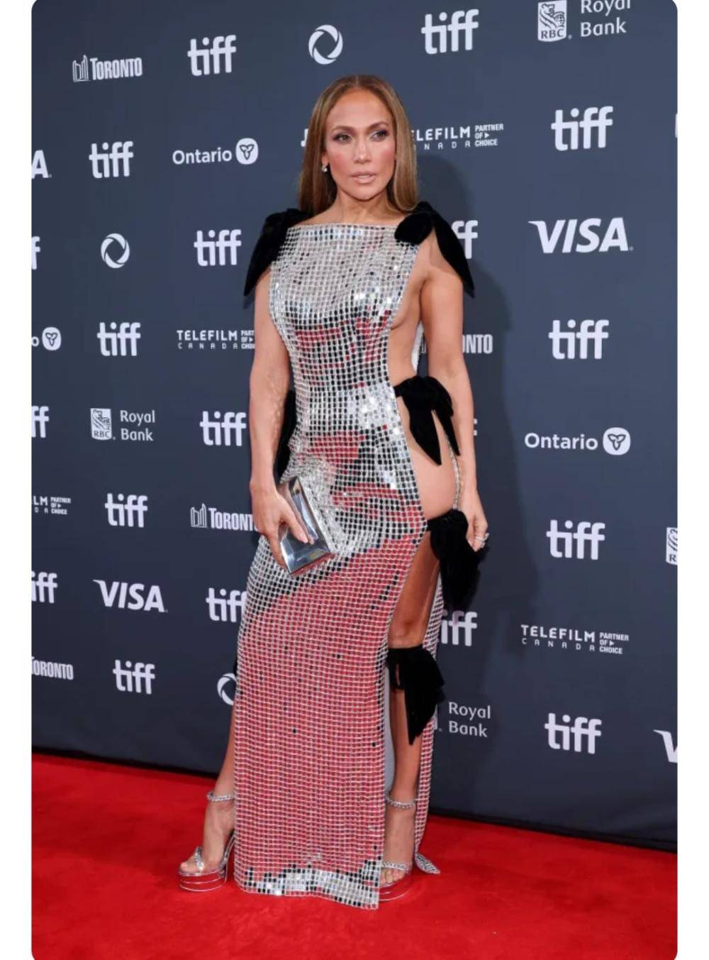 Jennifer Lopez: Revives Revenge Dress at TIFF | t2ONLINE