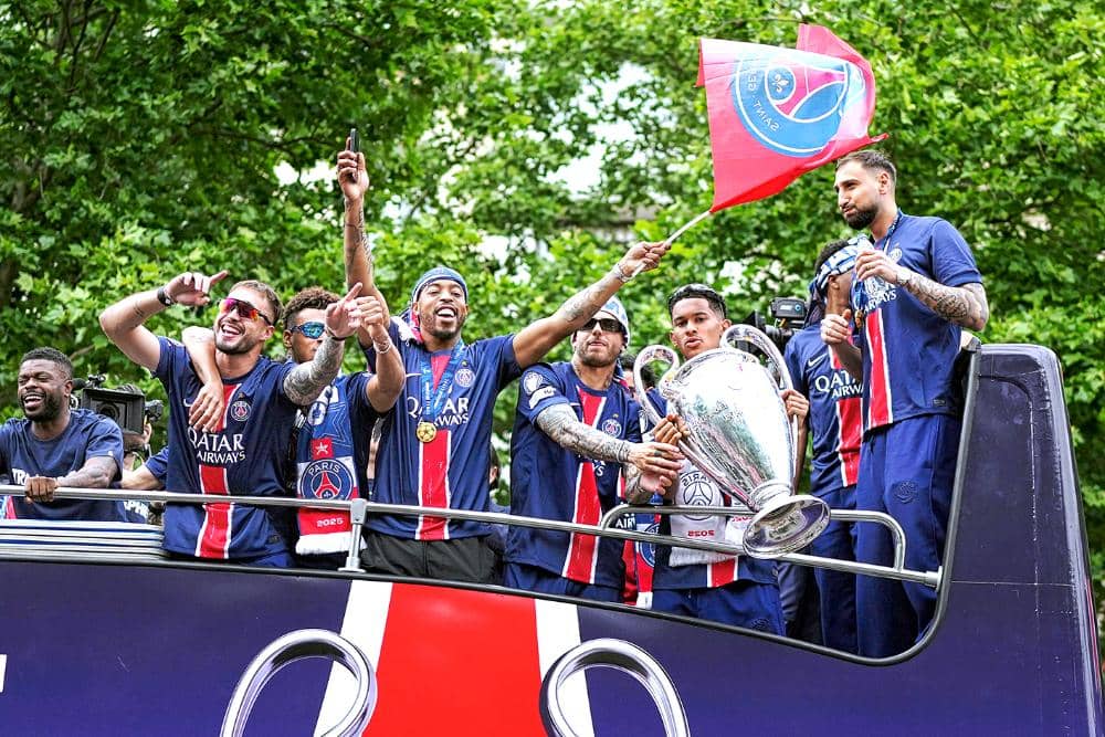 PSG Wins First UEFA Champions League Title: Paris Celebrates | t2ONLINE